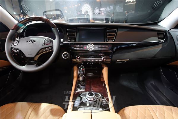 기아자동차 ‘더 뉴 K9’, 럭셔리한 실내 인테리어 - 뉴스웨이