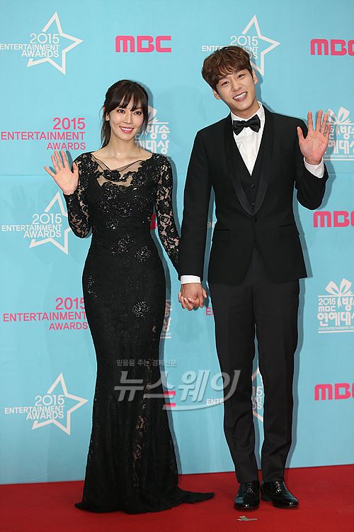 우결 김소연·곽시양, ‘실제같은 손 잡기’ - 뉴스웨이