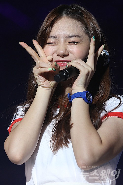 아이오아이 소혜, ‘볼에 애교 장전’ - 뉴스웨이