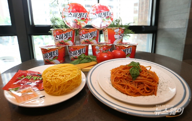 농심, ‘스파게티 토마토’ 컵 출시···‘면 간편식 시장 도전’ - 뉴스웨이